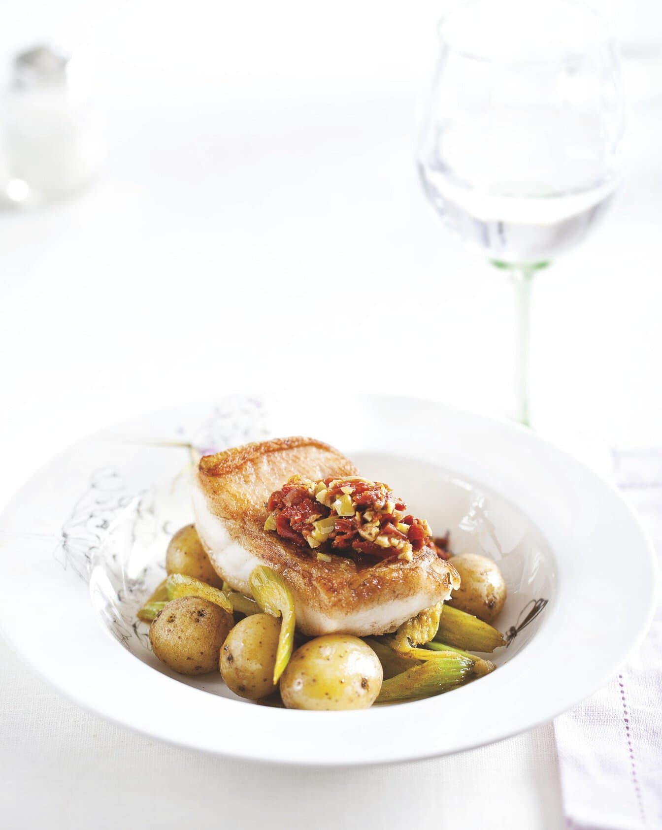 Roodbaars met gebakken bleekselderij en krieltjes - Foodies