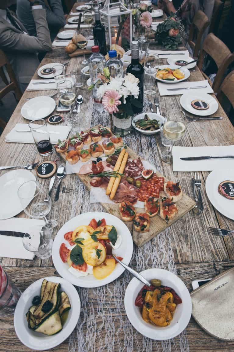 Zo stel je de perfecte borrelplank samen in 4 simpele stappen - Foodies