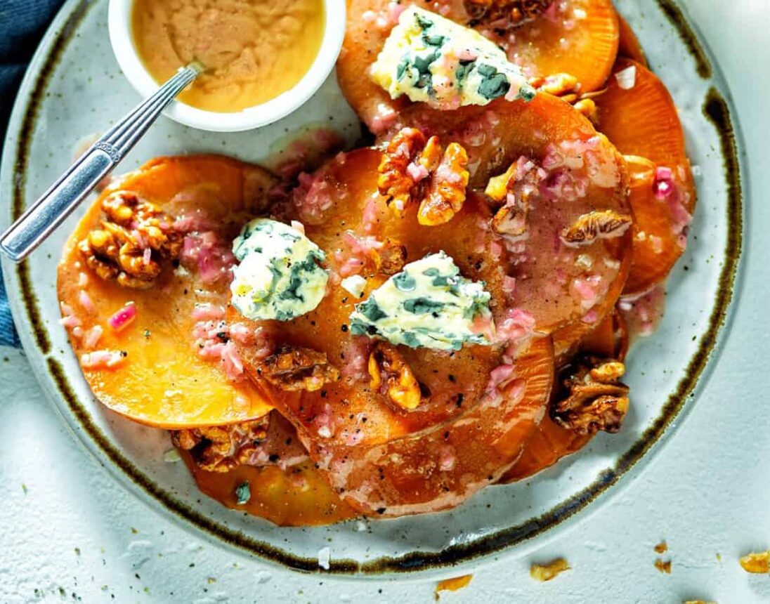 Salade van gepofte koolraap met walnotenvinaigrette