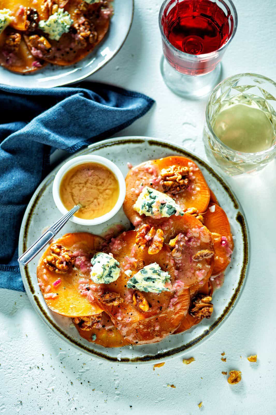 Salade van gepofte koolraap met walnotenvinaigrette