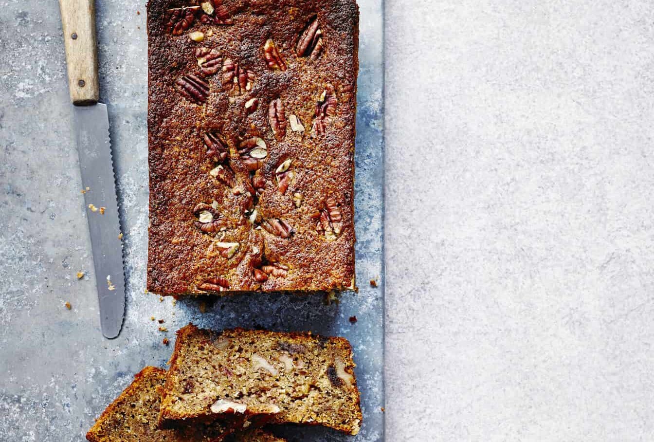 Dadelcake met granaatappelmelasse