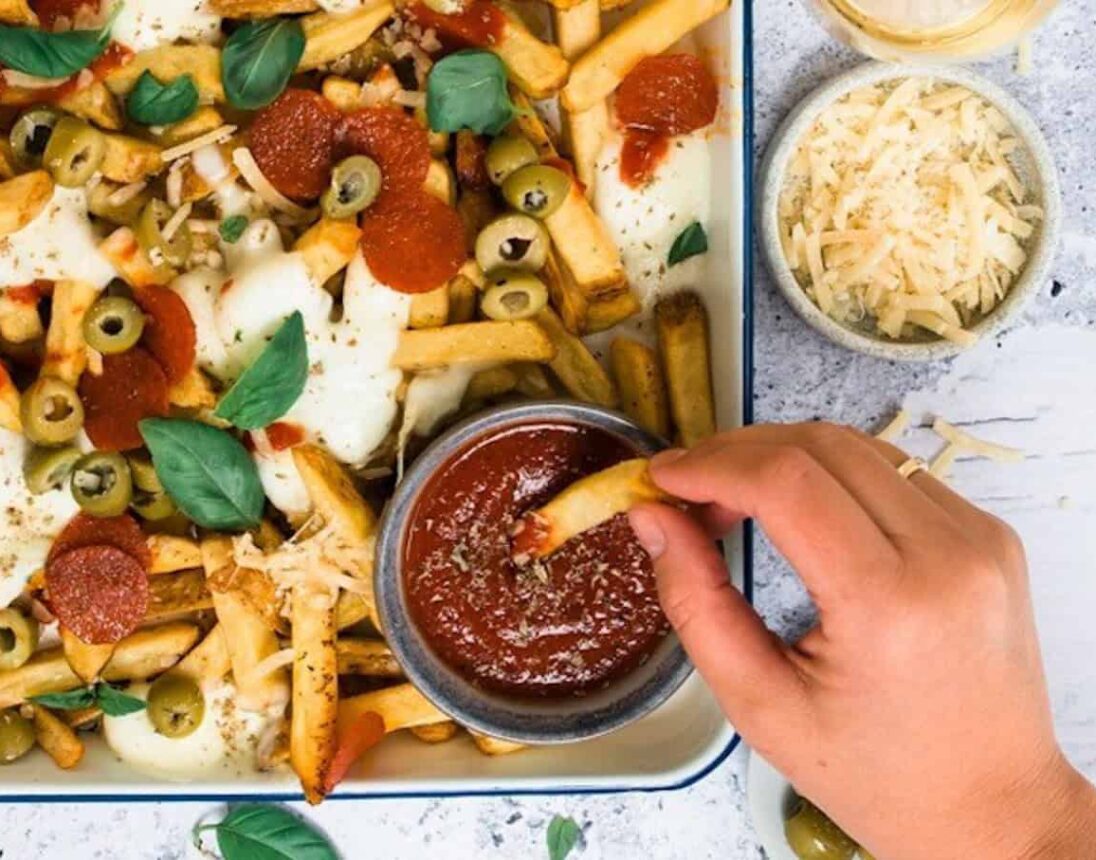 Loaded pizza fries