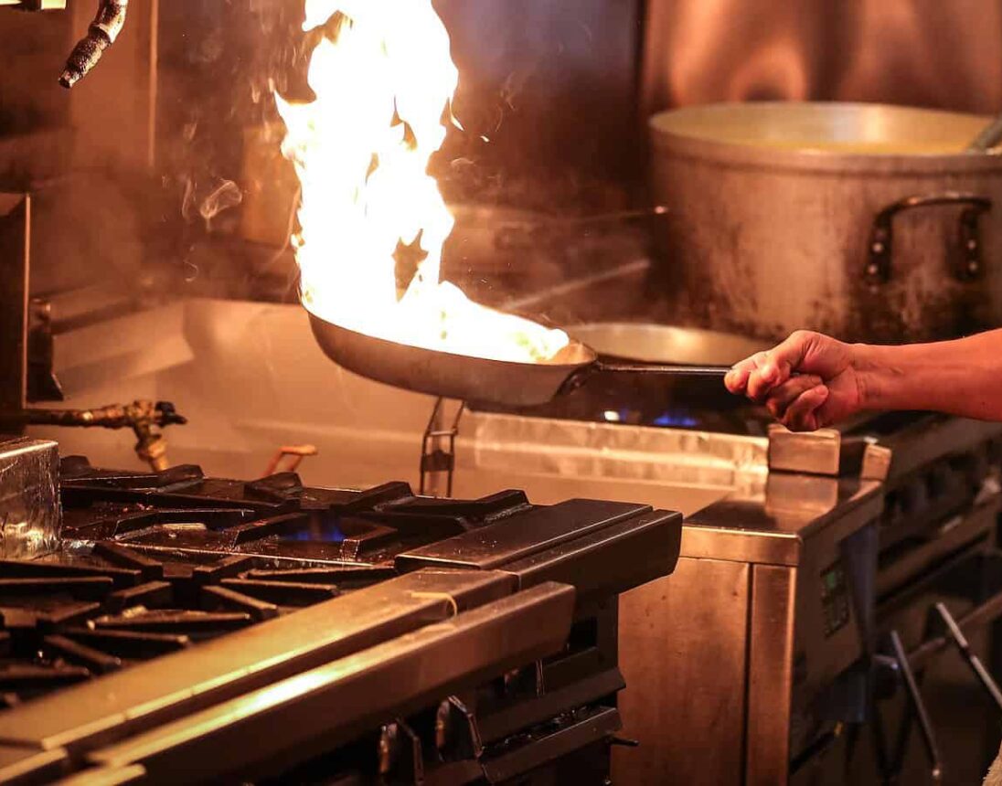 Dit moet je weten voordat je gaat flamberen - Foodies