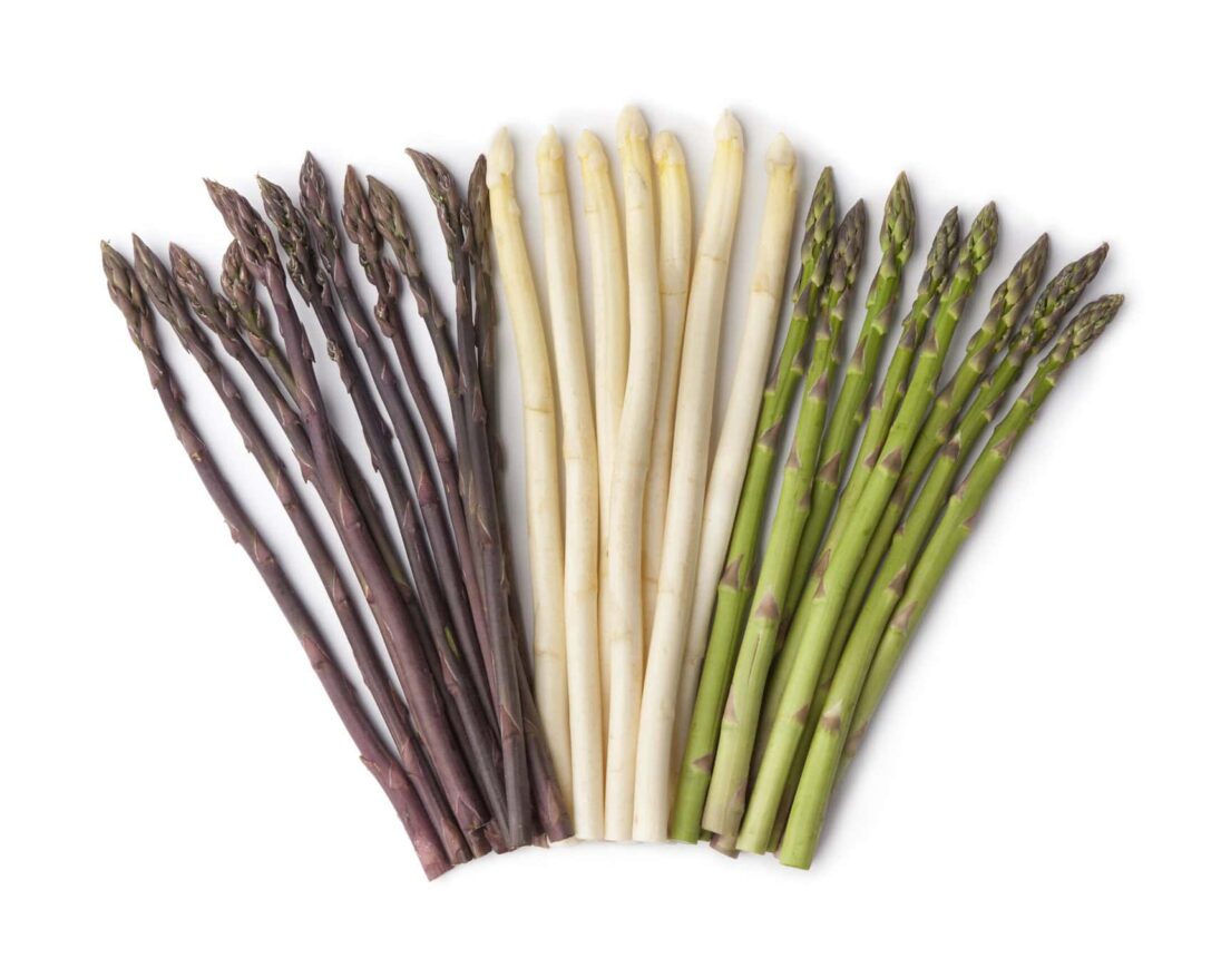 Dit is het verschil tussen witte, groene en paarse asperges - Foodies