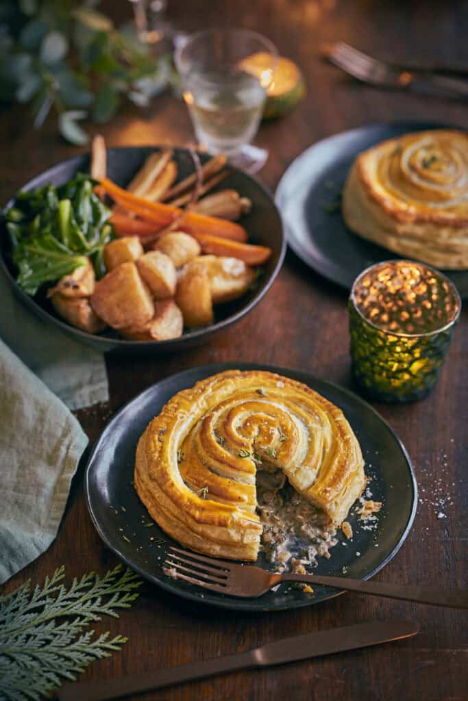 Pithivier - bladerdeegtaartje met romige champignonvulling - Foodies