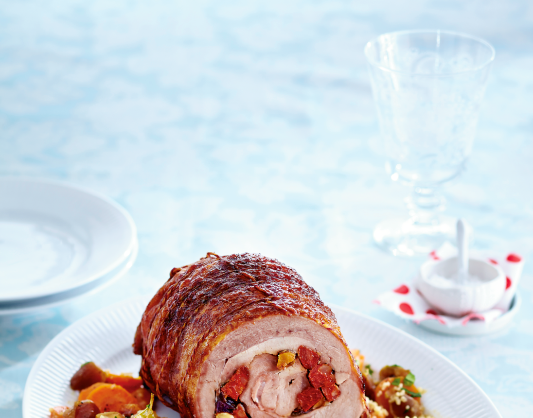 Kalkoenrollade met chorizo-amandel-vulling en couscous